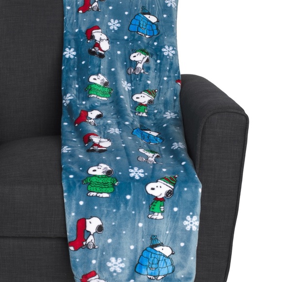 Berkshire | Bedding | Peanuts Snoopy Puffer Jacket Christmas Throw ...
